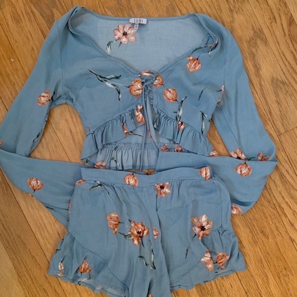 Tobi | Tops | Tobi Two Piece Floral Set | Poshmark